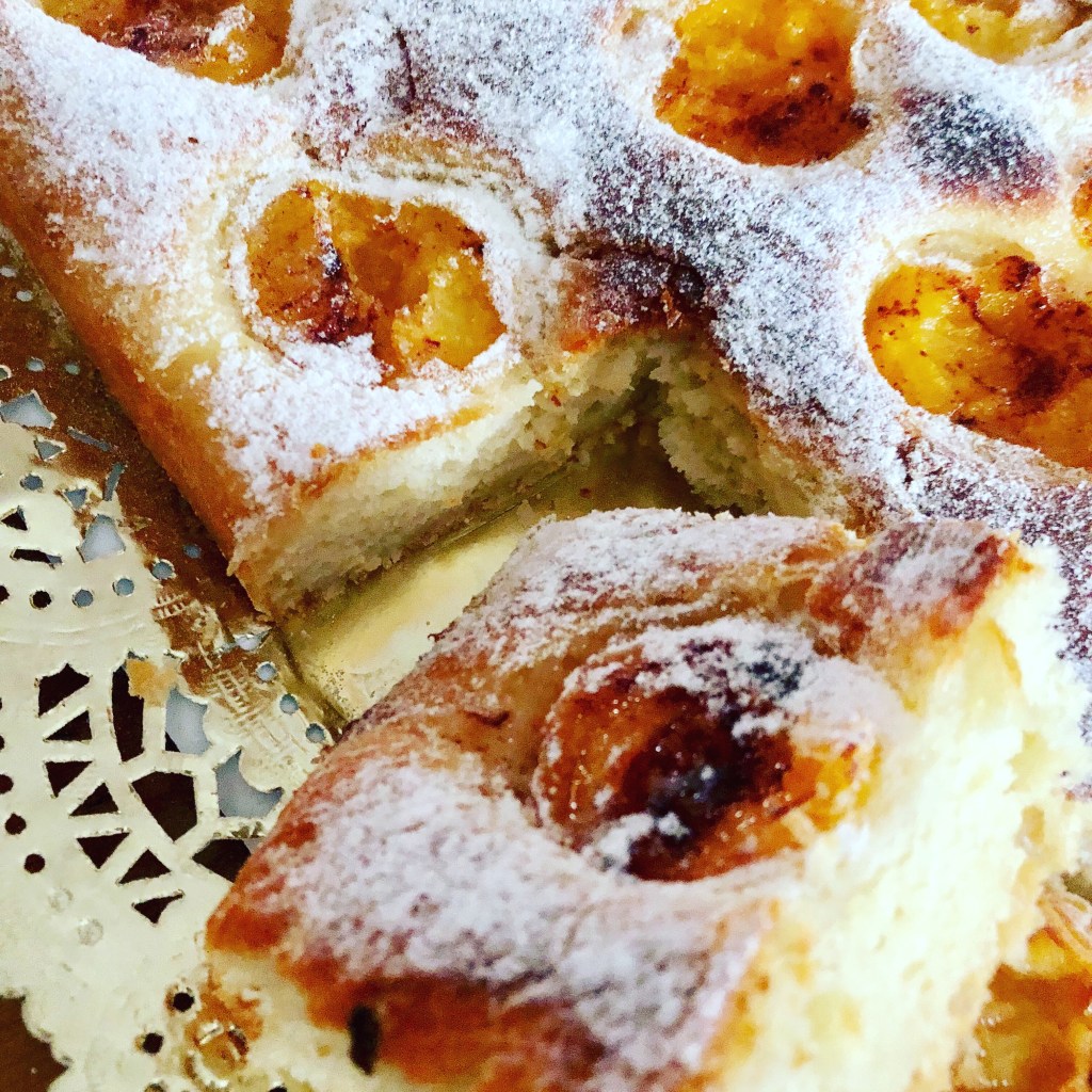 COCA DE PATATA CON ALBARICOQUES – RECETAS DE COCINA MALLORQUINA