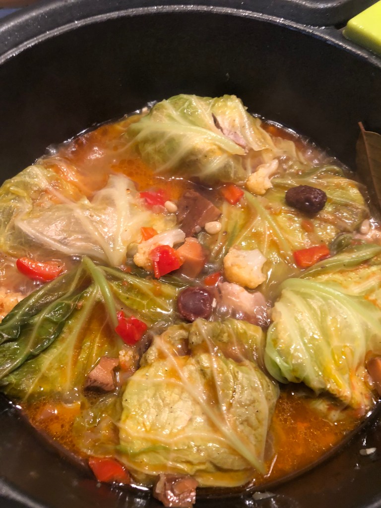 LLOM AMB COL (lomo con col) – RECETAS DE COCINA MALLORQUINA