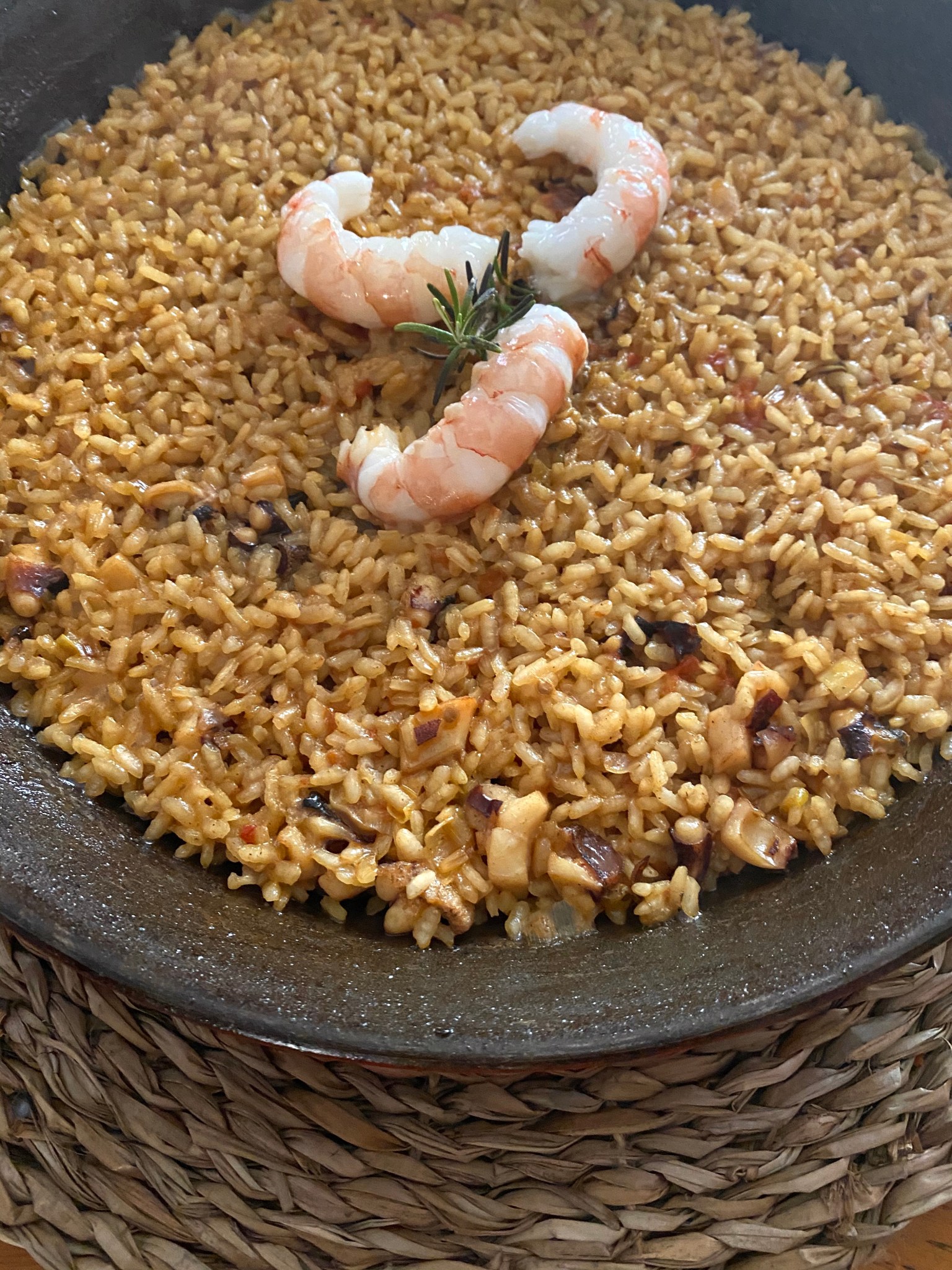 ARROZ SECO CON SEPIA Y GAMBAS (arròs sec amb sipi i gambes) – RECETAS ...
